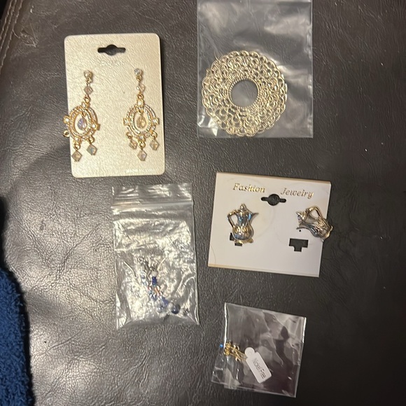 Multiples | Jewelry | Five Sets Of Vintage Earrings | Poshmark